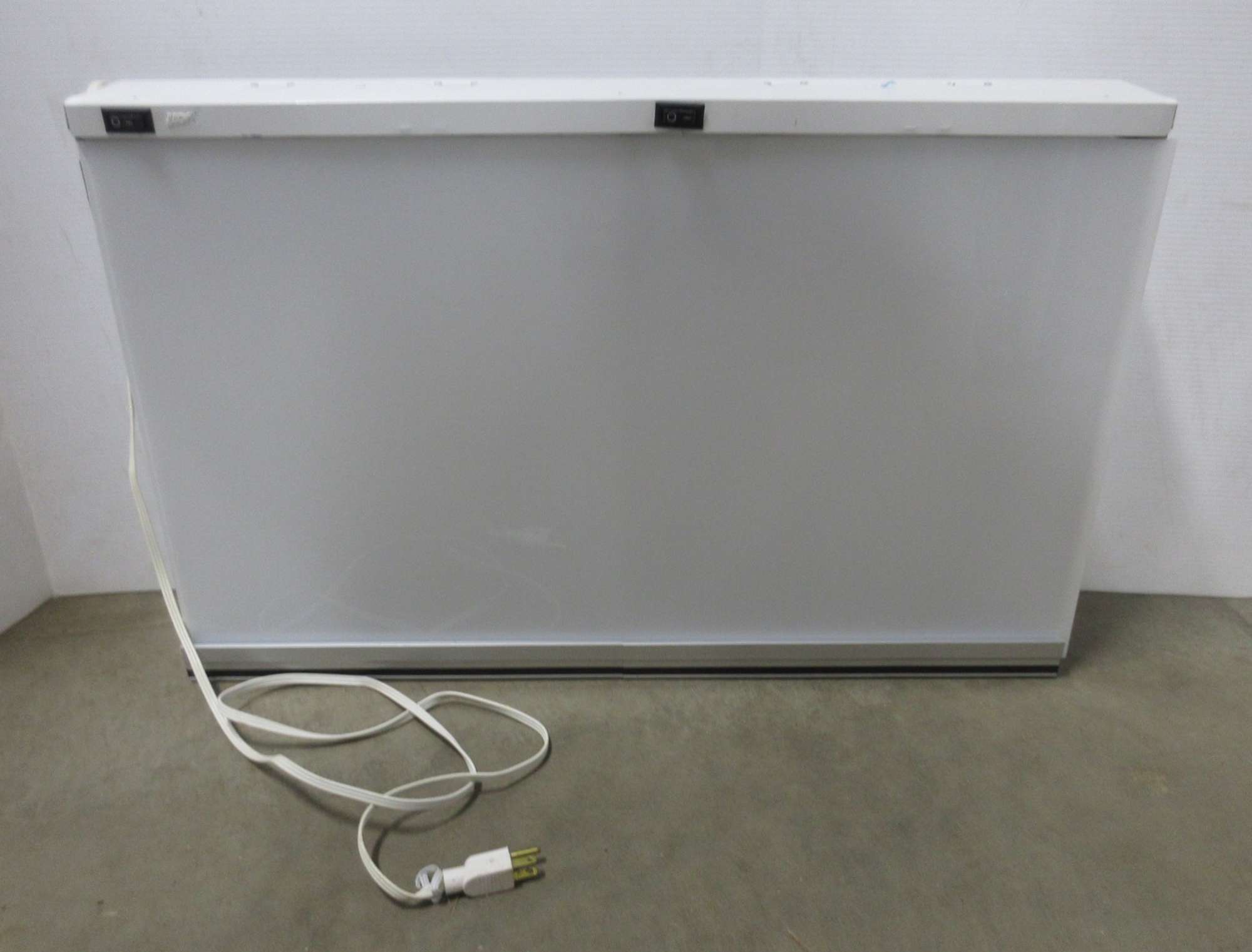 Albrecht Auctions | X Ray View Box