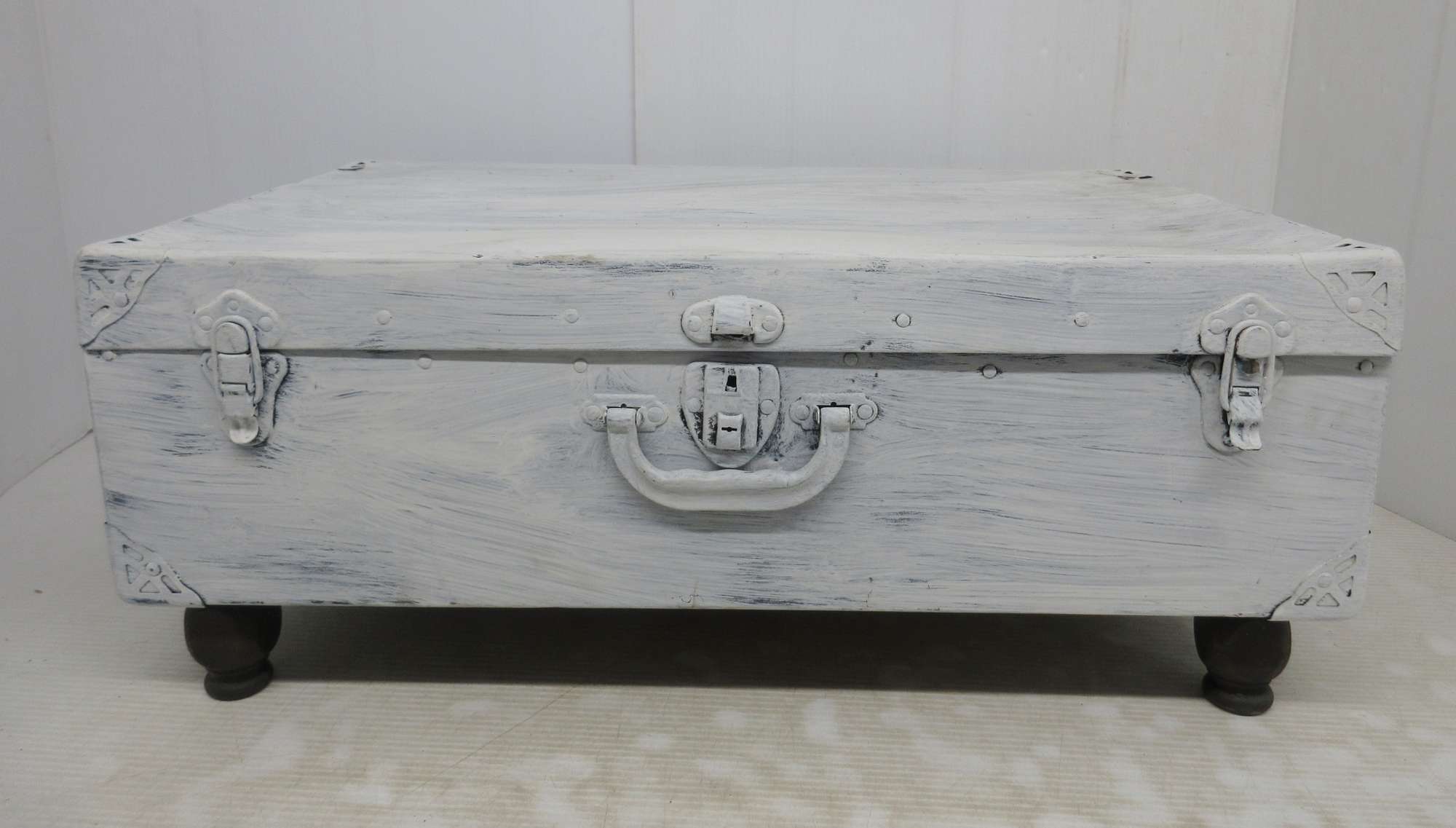 Albrecht Auctions | Metal Foot Locker with Feet, Painted Inside