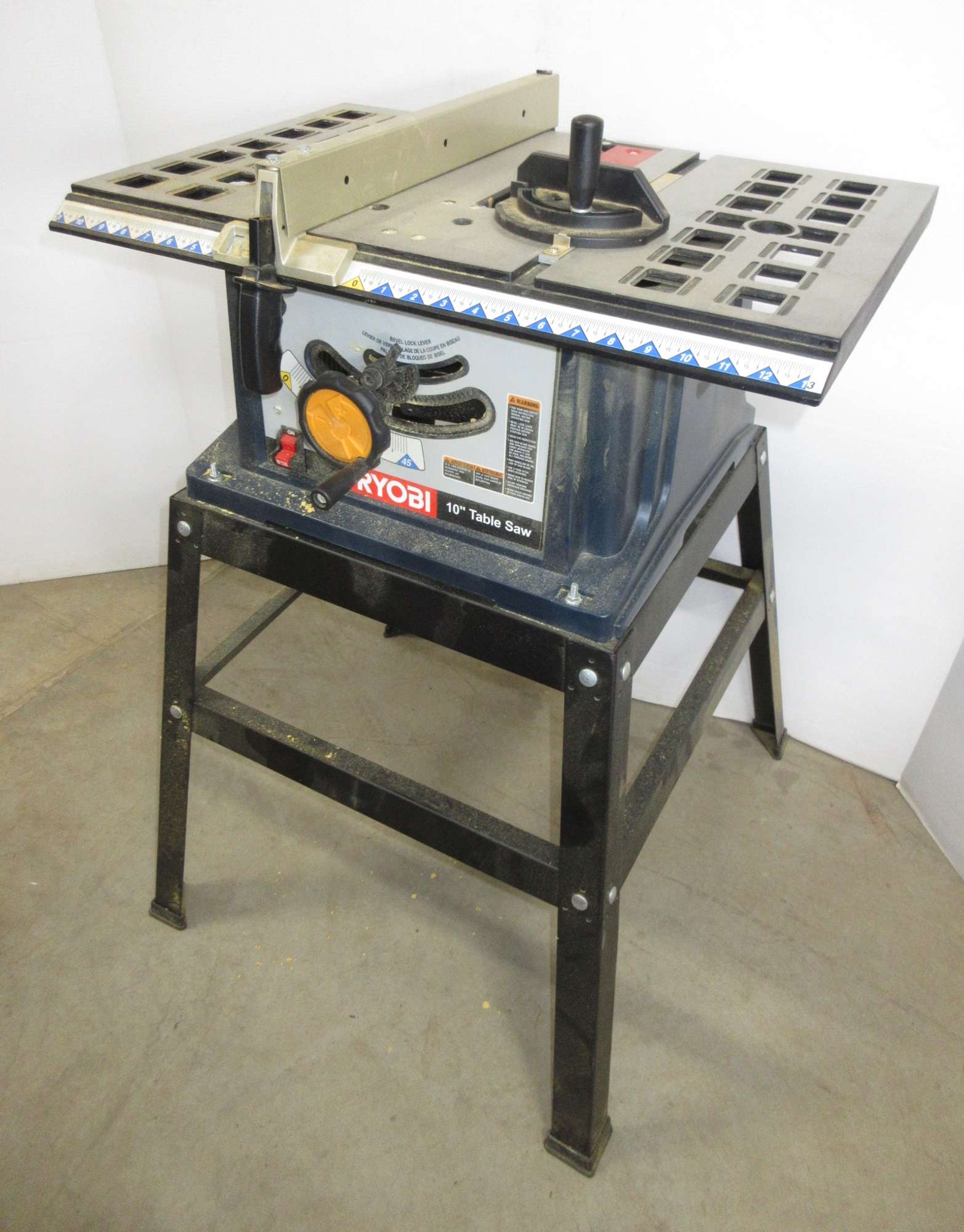Albrecht Auctions | RYOBI 10" Table Saw