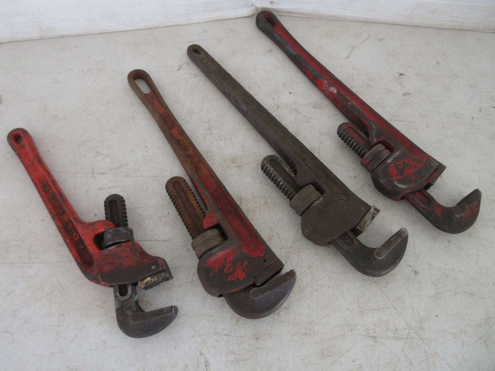 albrecht-auctions-4-large-heavy-duty-pipe-wrenches-longest-is-18