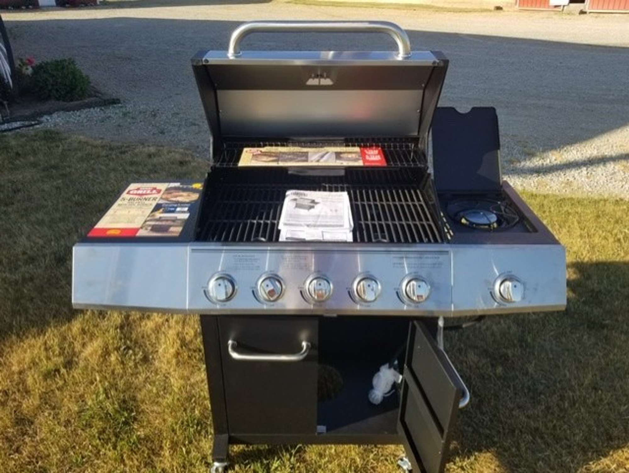 Albrecht Auctions | Five-Burner Gas Grill