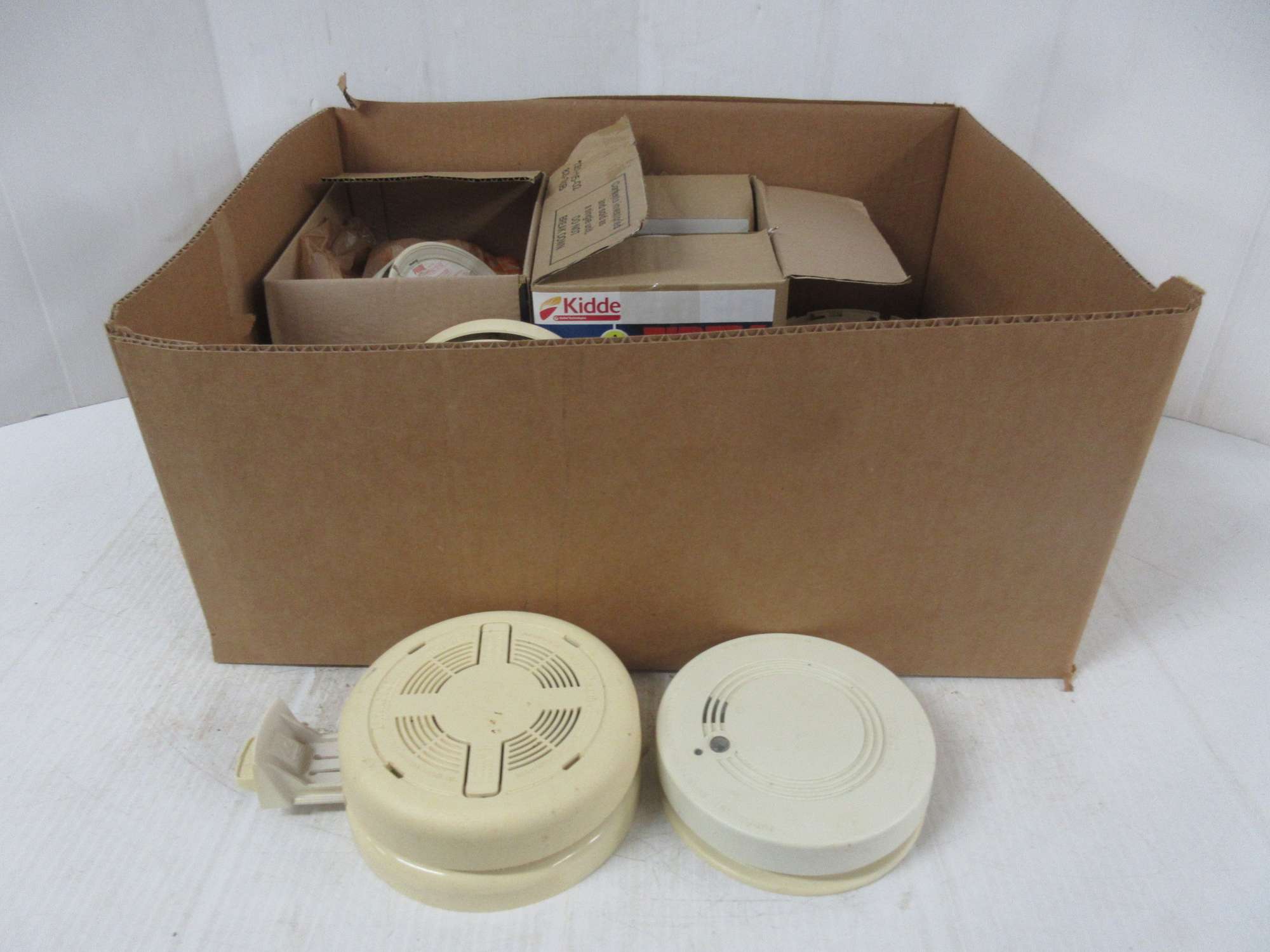 Albrecht Auctions | Old Smoke Detectors